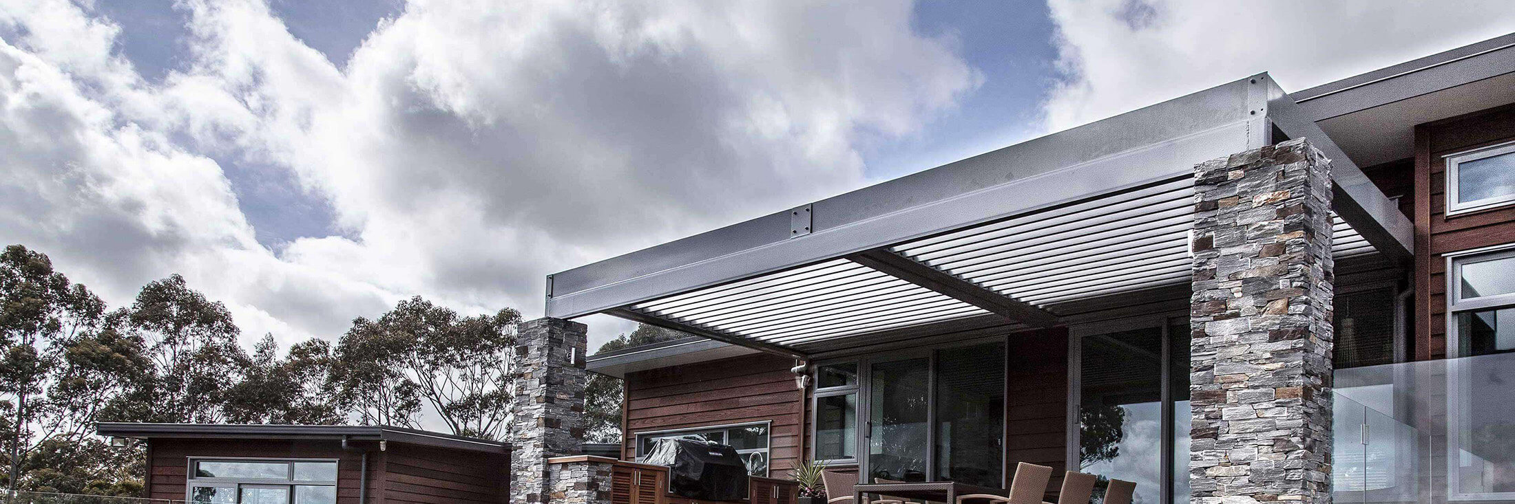 What is a loggia and why are they perfect for louvres? | Aurae